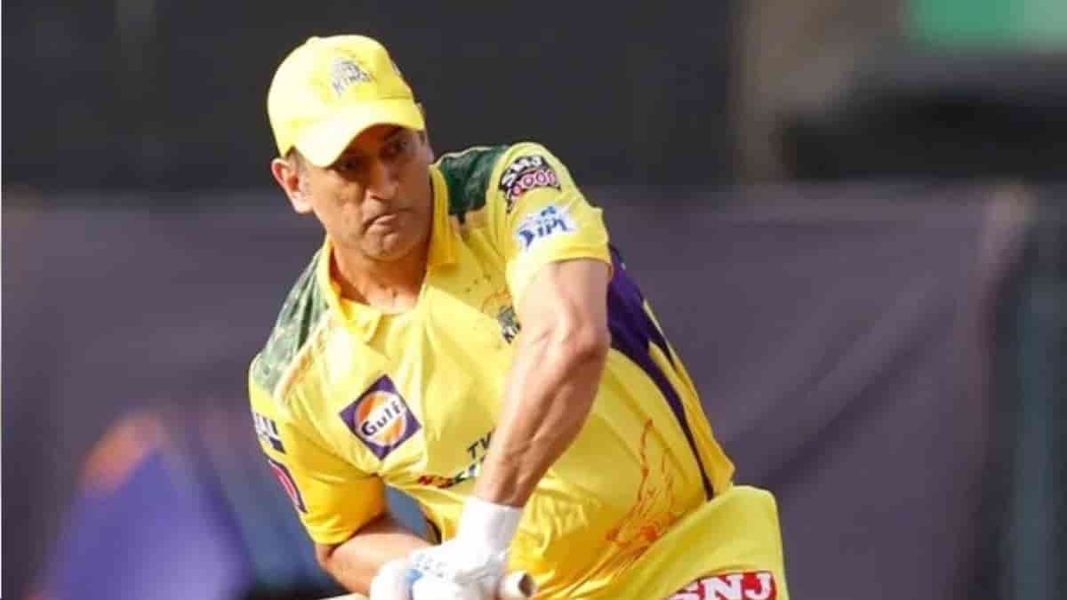 IPL 2023: Dhoni shows his "Multiverse" as he rolls his arm during CSK's ...