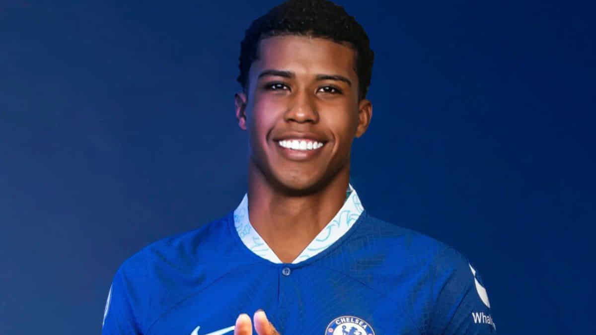 Chelsea midfielder | Sports Digest Chelsea midfielder | Sports Digest