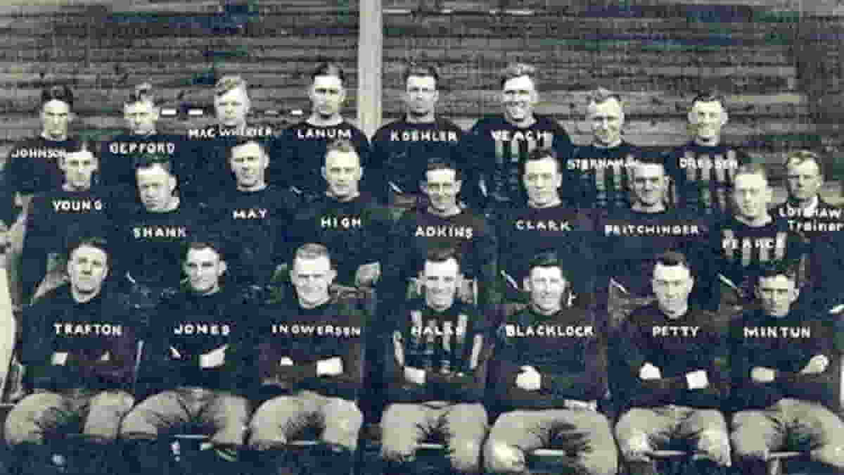 Decatur Staleys Team | Sports Digest